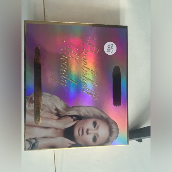 Paris Hilton | Makeup | Paris Hilton Bombshell Beauty Pro Highlight Contour Face Palette | Poshmark
